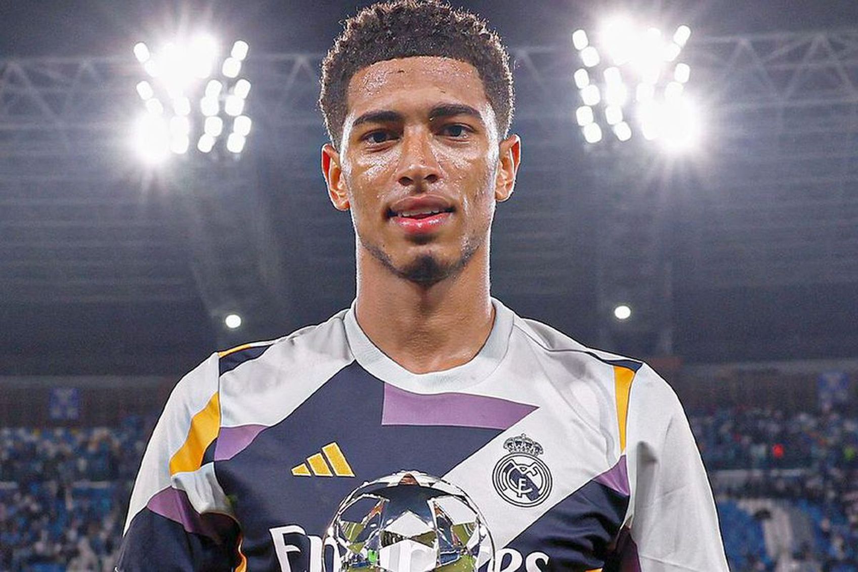 Jude Bellingham a fost ajutat de mama sa să se pregătească pentru gala ...