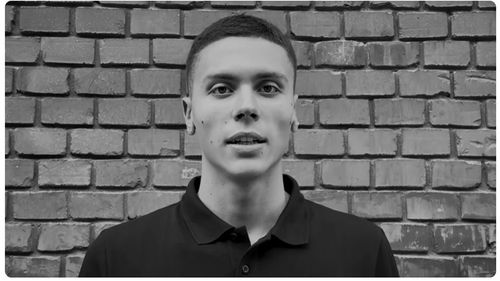 David Popovici, alături de Victor Rebengiuc și Mircea Cărtărescu într-o ...