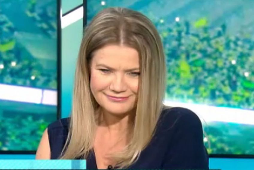 Scene stânjenitoare la TV: Ioana Cosma, criză de râs în dialogul cu ...