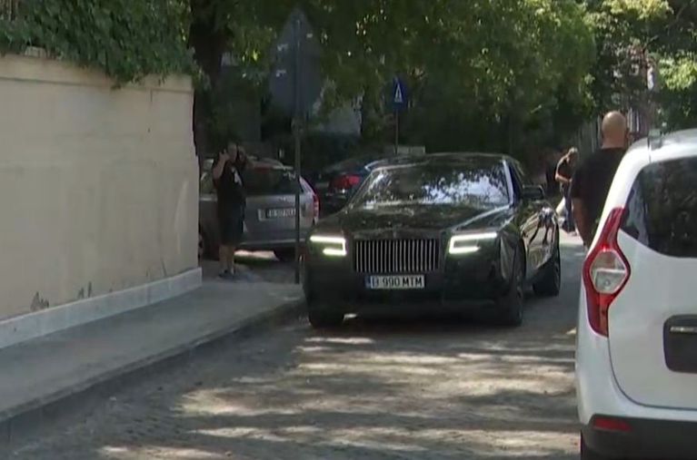 Poza 3 - Gigi Becali - Rolls Royce Badge