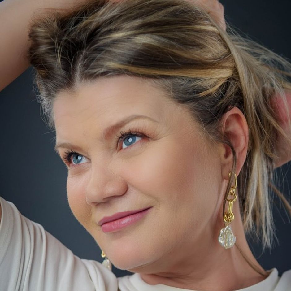 Poza 51 - Ce vremuri! Imagini cu jurnalista Ioana Cosma, descoperite de ...