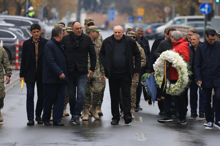 Personalități prezente la înmormântarea lui Emeric Ienei // FOTO: GSP ...