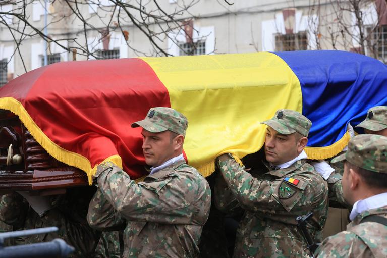 Personalități prezente la înmormântarea lui Emeric Ienei // FOTO: GSP ...