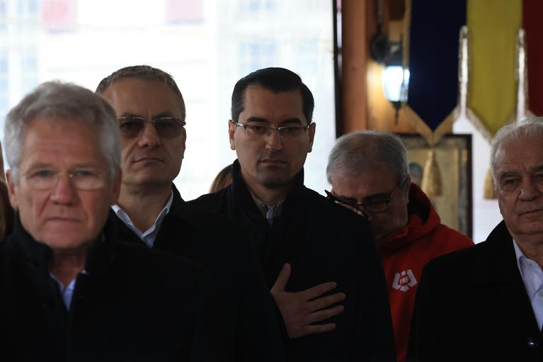 Personalități prezente la înmormântarea lui Emeric Ienei // FOTO: GSP ...