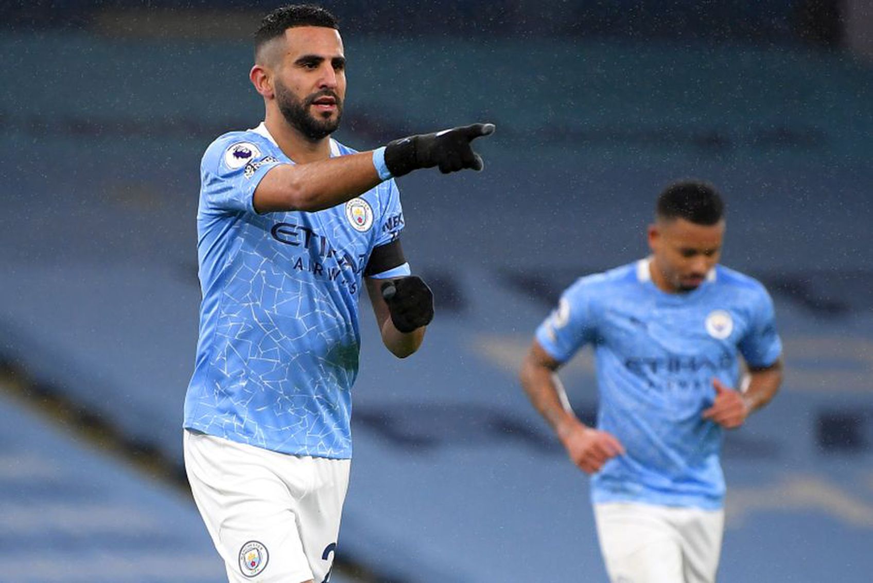 Riyad Mahrez prinde și el un card în promoția Headliners din FIFA 21