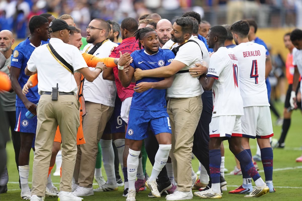 Fight Club după Chelsea - PSG - Imaginea 13