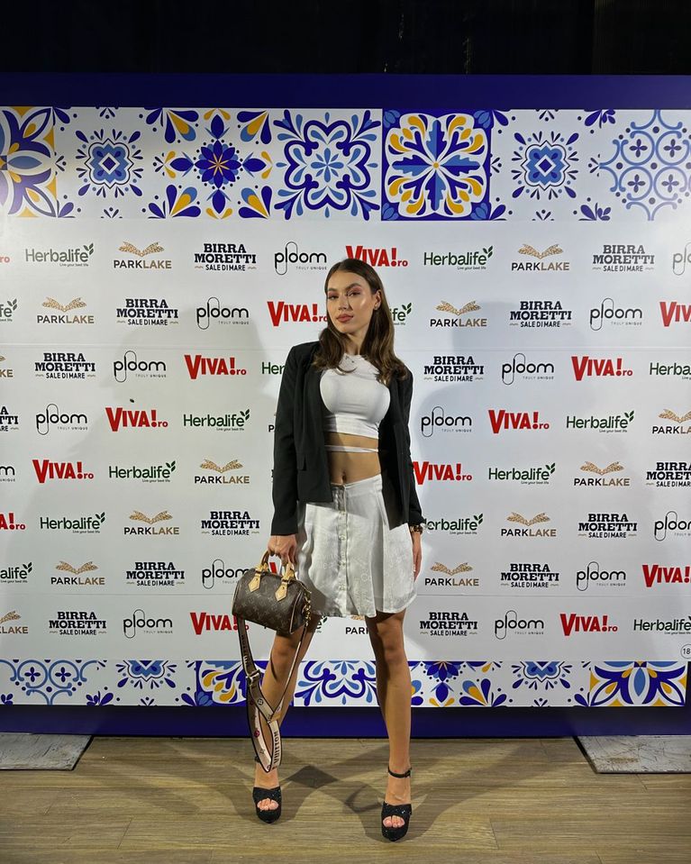 Poza 39 - Atleta-fotomodel Maria Mihalache tocmai a stabilit un nou ...