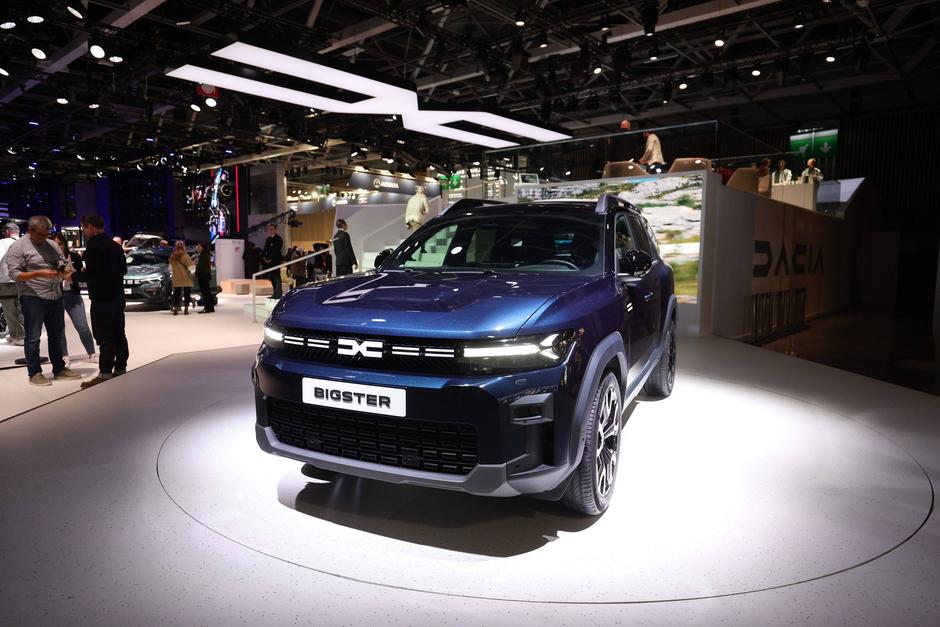Noua Dacia Bigster, prezentata sub forma de SUV Coupe / foto ...