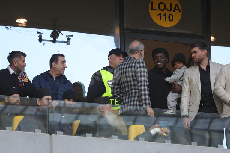 Poza 9 - Gigi Becali, alături de familia lui Dawa/ foto: Ionuț Iordache ...