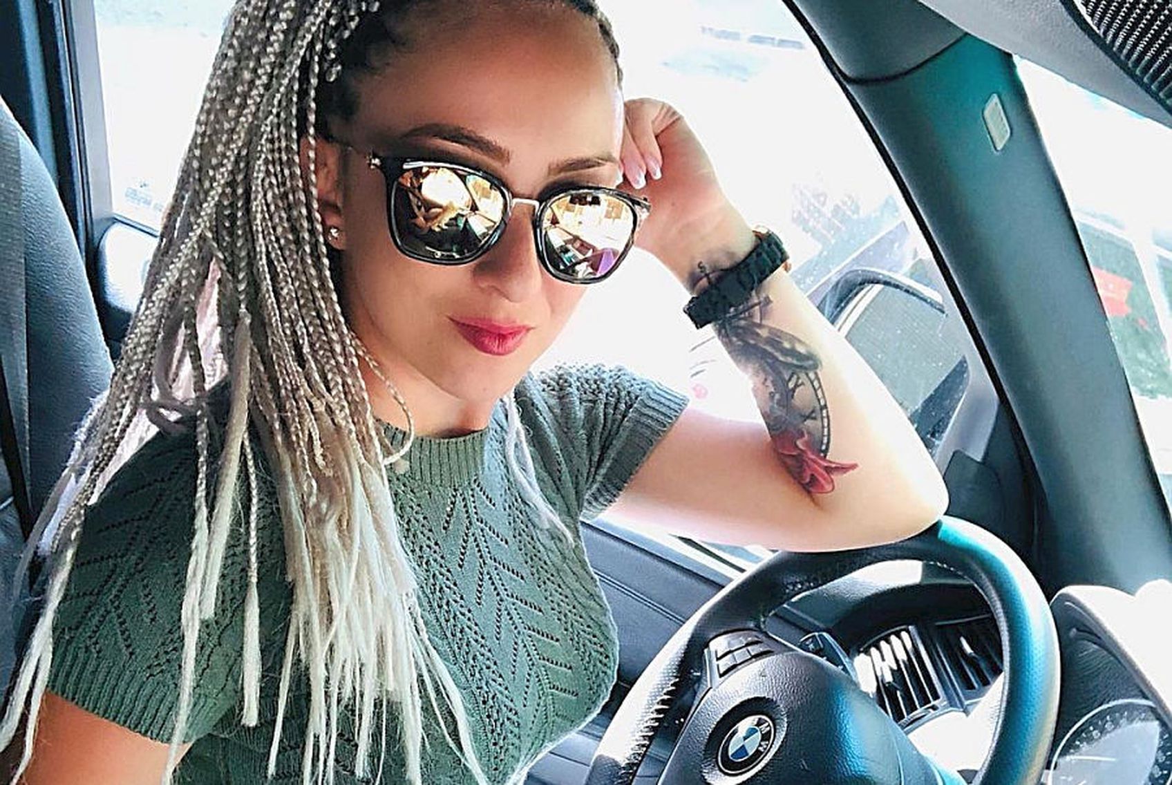 Adriana Olteanu face senzație pe TikTok! E șoferiță de TIR și are 320. ...