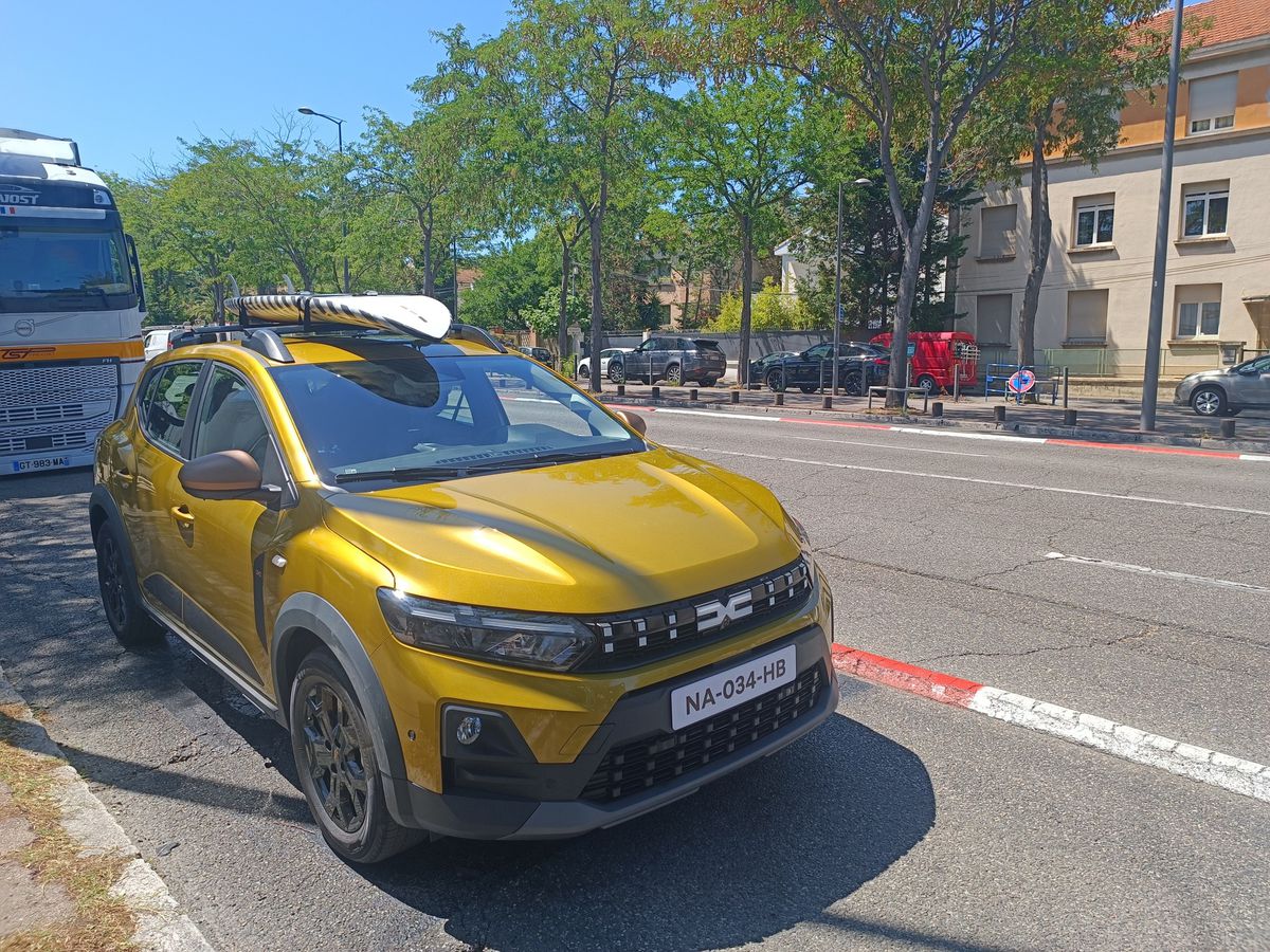 Primele imagini cu Dacia Sandero Stepway - Imaginea 9