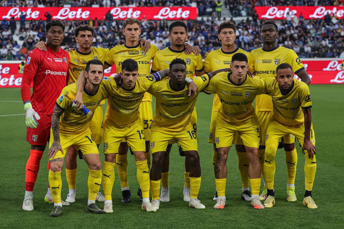 Imagini de la bucuria Parmei, după rămânerea în Serie A / foto: Imago ...