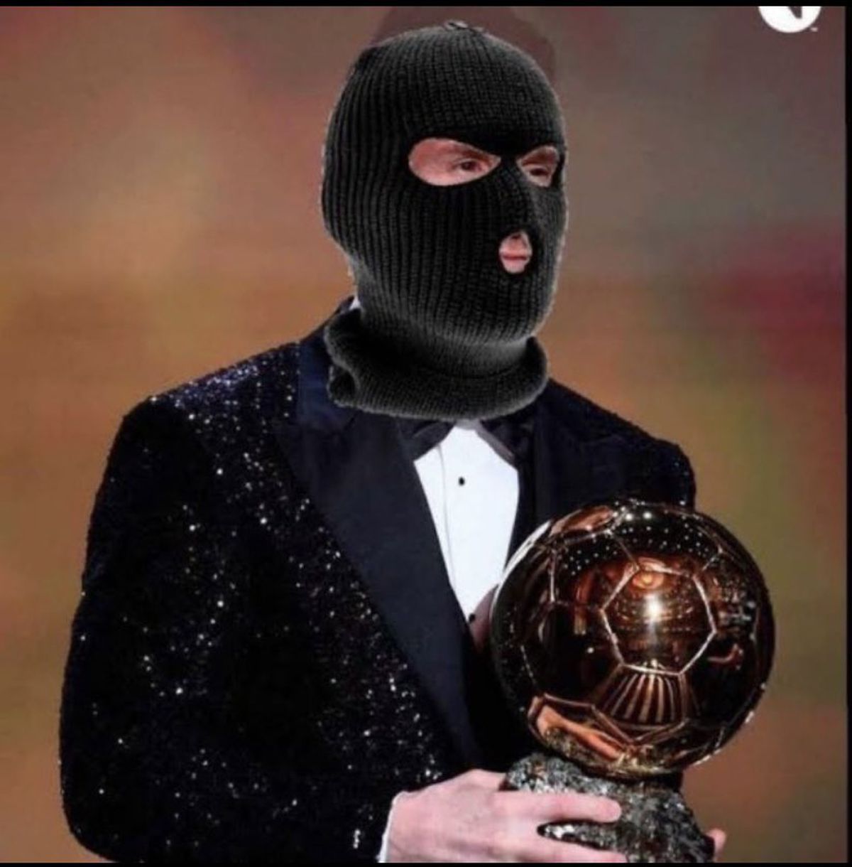 Poza 8 - FOTO Avalanșă de meme după ce Lionel Messi a primit Balonul de ... Poza 8 - FOTO Avalanșă de meme după ce Lionel Messi a primit Balonul de ...